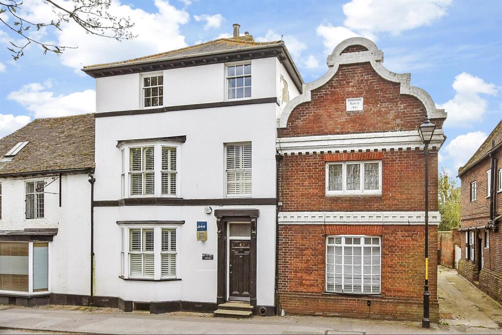 4 bedroom town house for sale in High Street, Wingham, Canterbury, Kent, CT3