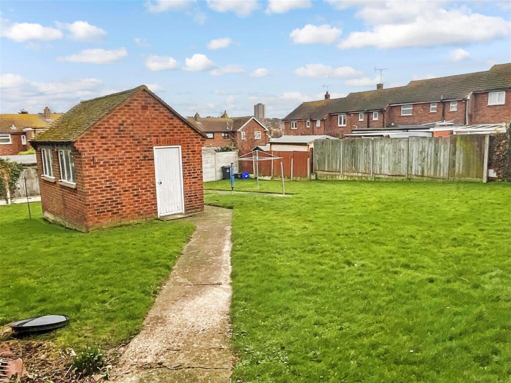 1 bedroom ground floor flat for sale in Airedale Close, Margate, Kent, CT9