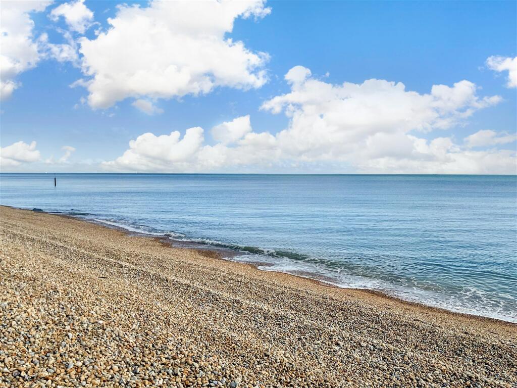 1 bedroom flat for sale in Sandgate High Street, Sandgate, Folkestone ...
