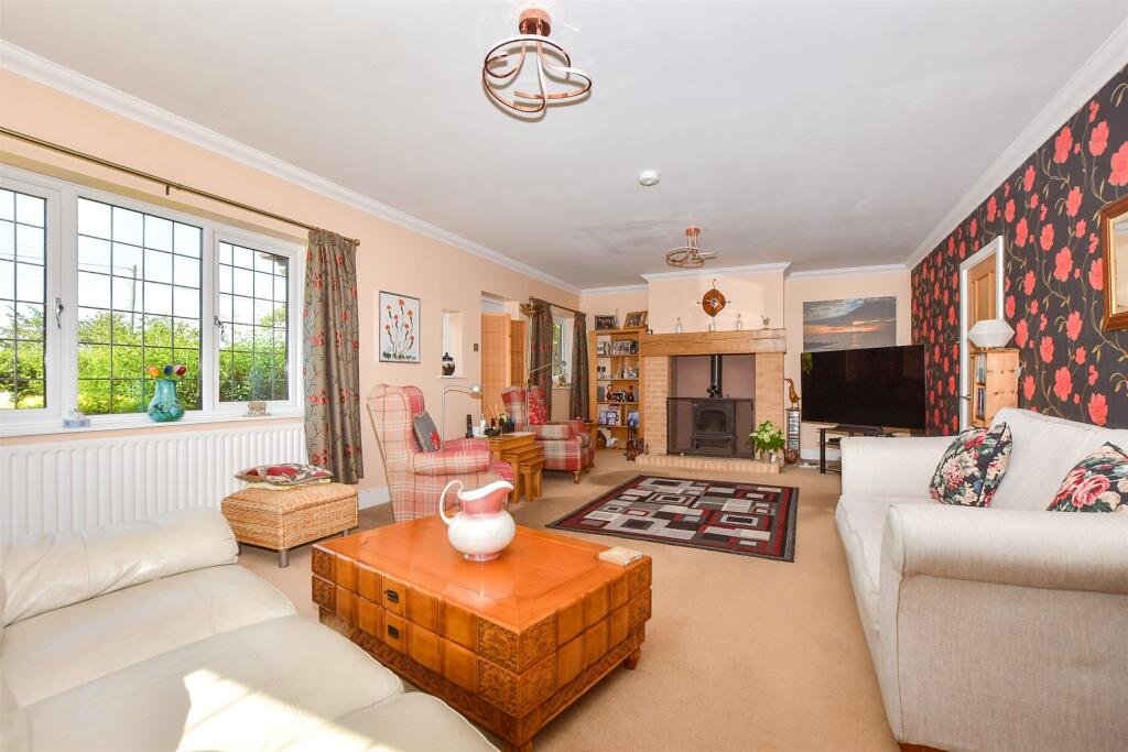 3 bedroom detached house for sale in Smarden Bell Road, Pluckley ...