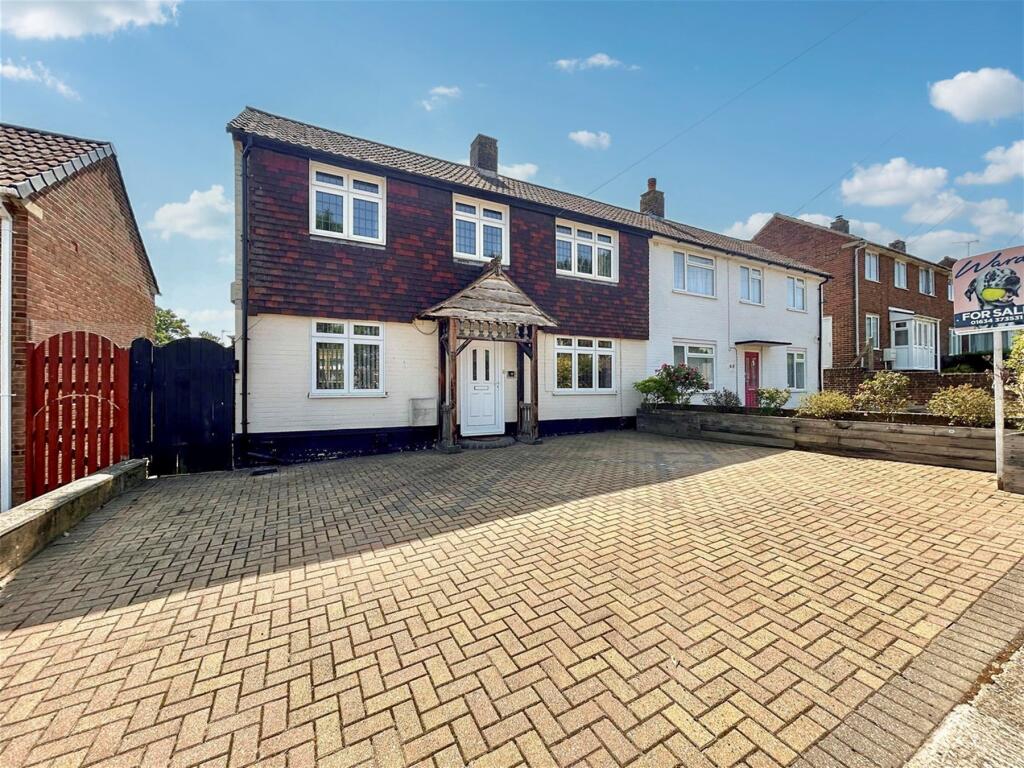 3 bedroom semi-detached house for sale in Romany Road, Twydall ...