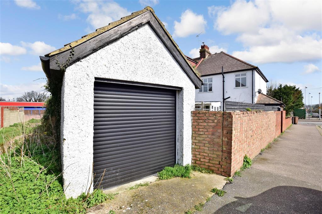 3 Bedroom Semi Detached House For Sale In Darland Avenue Darland