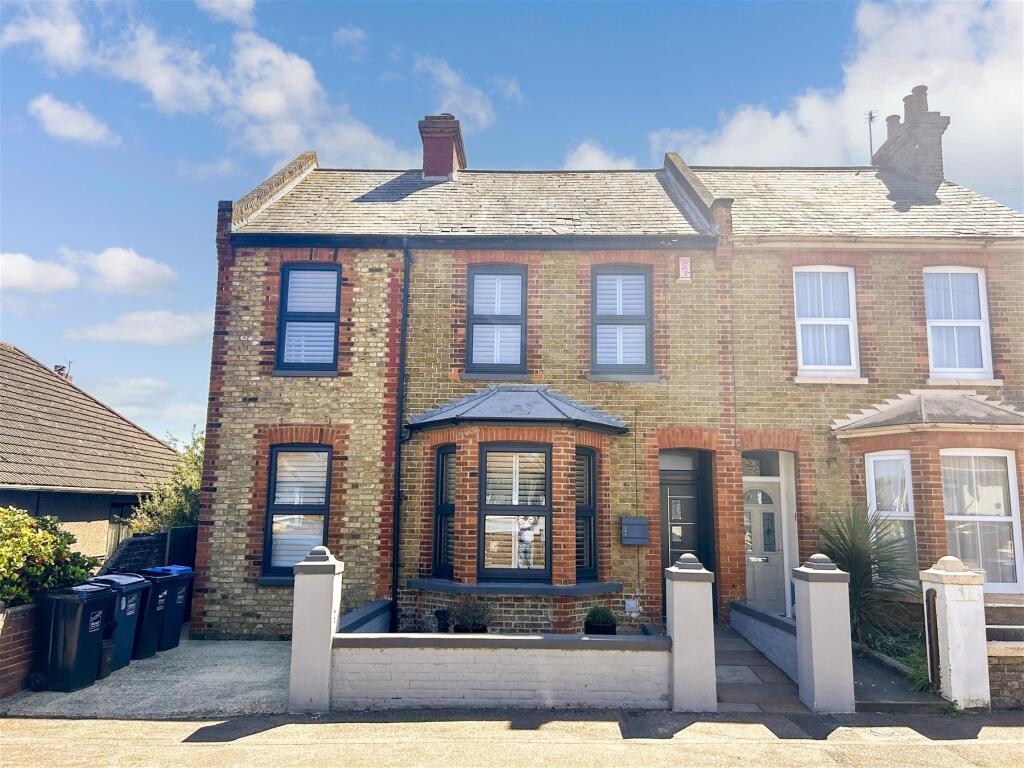 4 bedroom semi-detached house for sale in Kings Avenue, Ramsgate, Kent ...