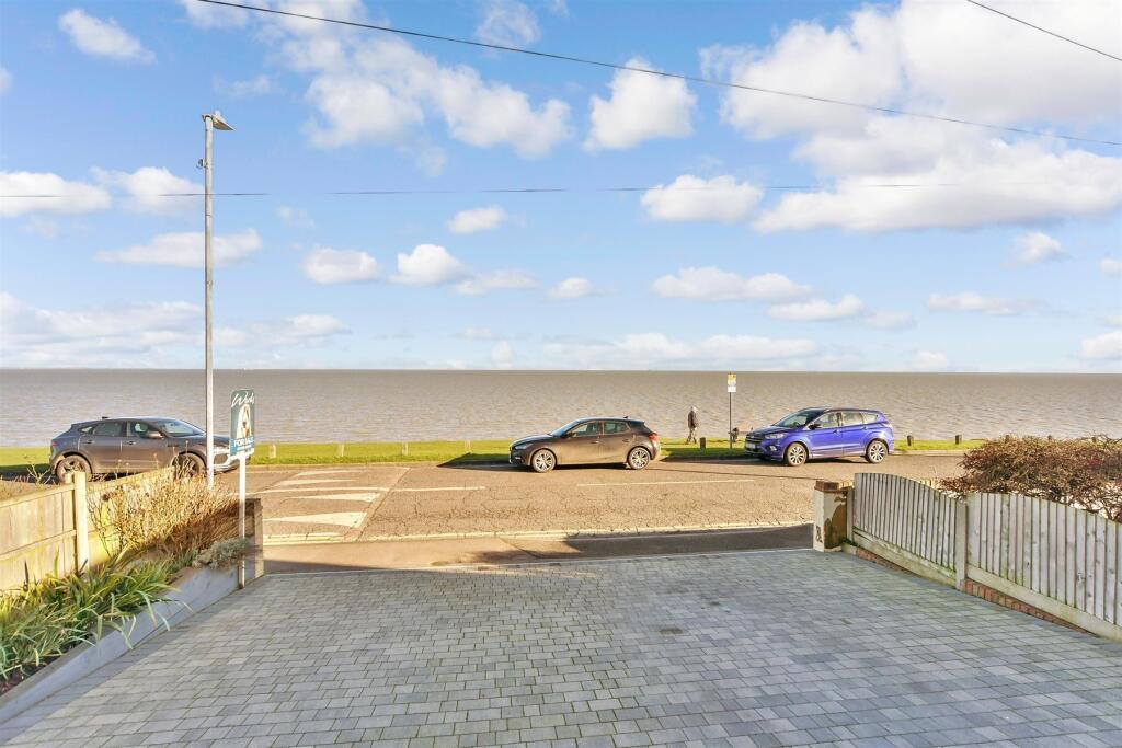 4 bedroom chalet for sale in The Leas, Minster-On-Sea, Sheerness, Kent ...