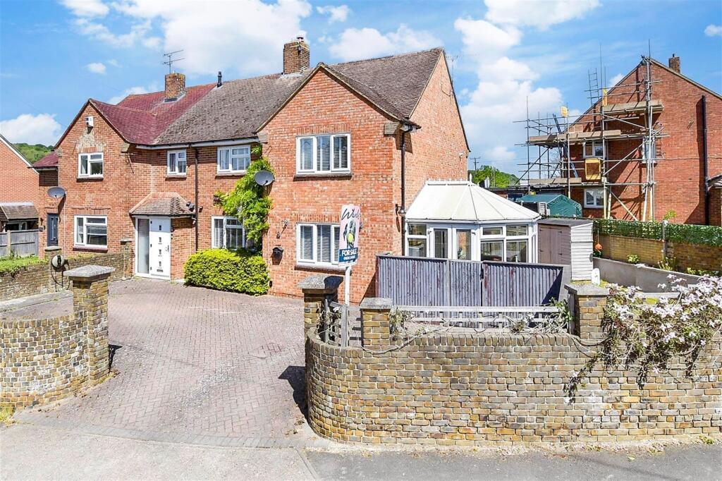4 bedroom semi-detached house for sale in Meadow Crescent, Upper ...