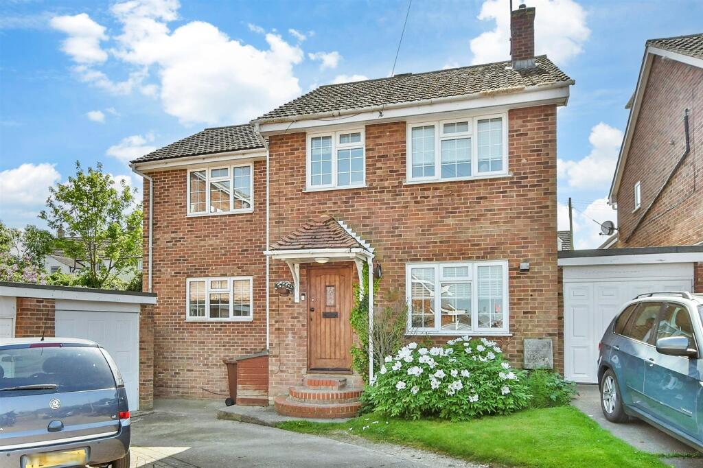 4 bedroom detached house for sale in Church Close, Cliffe, Rochester ...