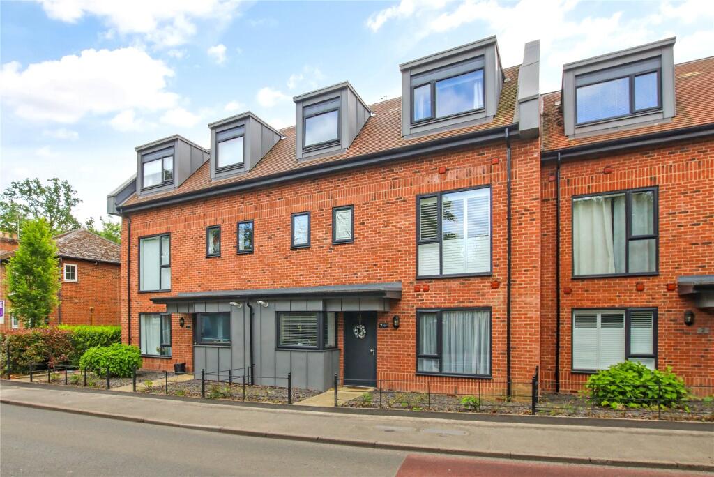 2 bedroom apartment for sale in Broad Lane, Bracknell, Berkshire, RG12