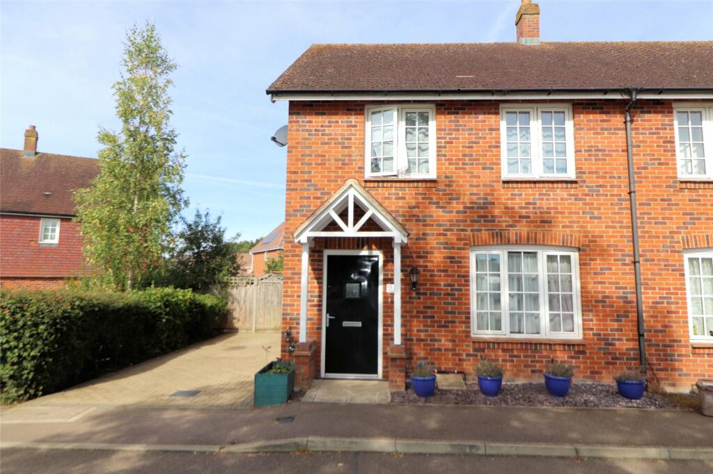 3 bedroom semi-detached house for sale in Castlefield, Preston, Hitchin ...