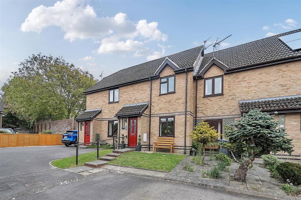 3 bedroom terraced house for sale in Watts Way, Market Lavington, SN10