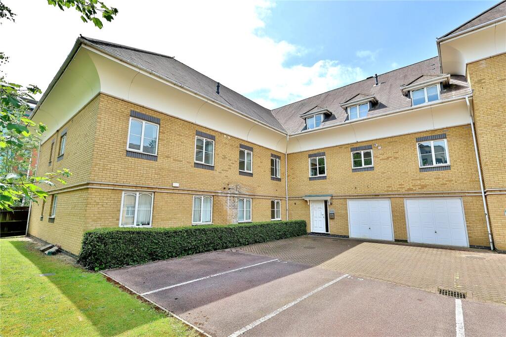 2 bedroom apartment for sale in Century Court, Woking, Surrey, GU21