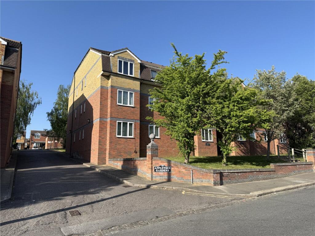 2 bedroom apartment for sale in Pippin Court, Park Road, Barnet ...