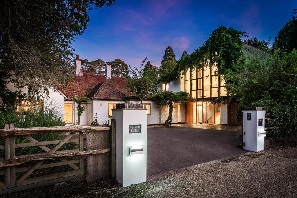 5 bedroom detached house for sale in Hook Heath, GU22