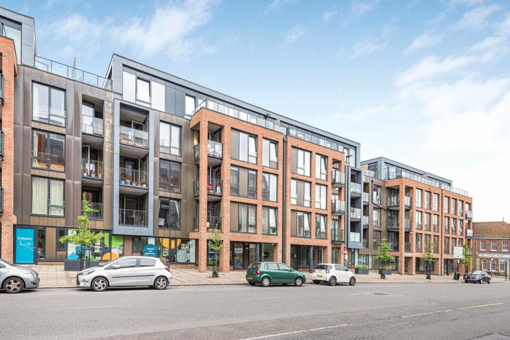 1 bedroom apartment for sale in High Road, North Finchley, London, N12