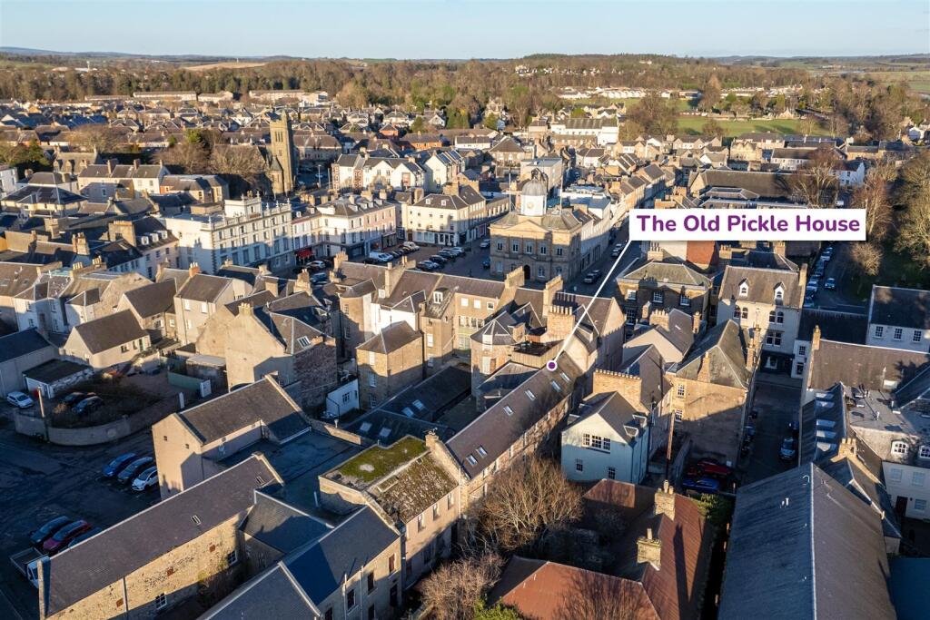 3 bedroom town house for sale in Old Pickle House, Oven Wynd, Kelso, TD5