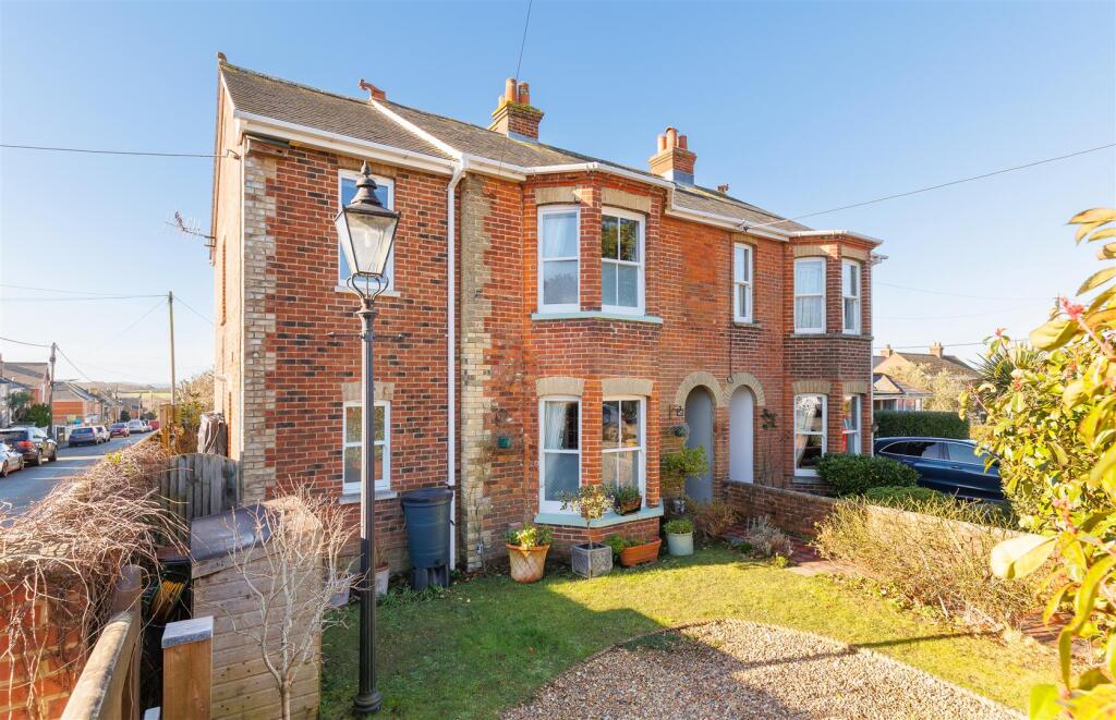 4 bedroom semi-detached house for sale in Gurnard, Isle of Wight, PO31