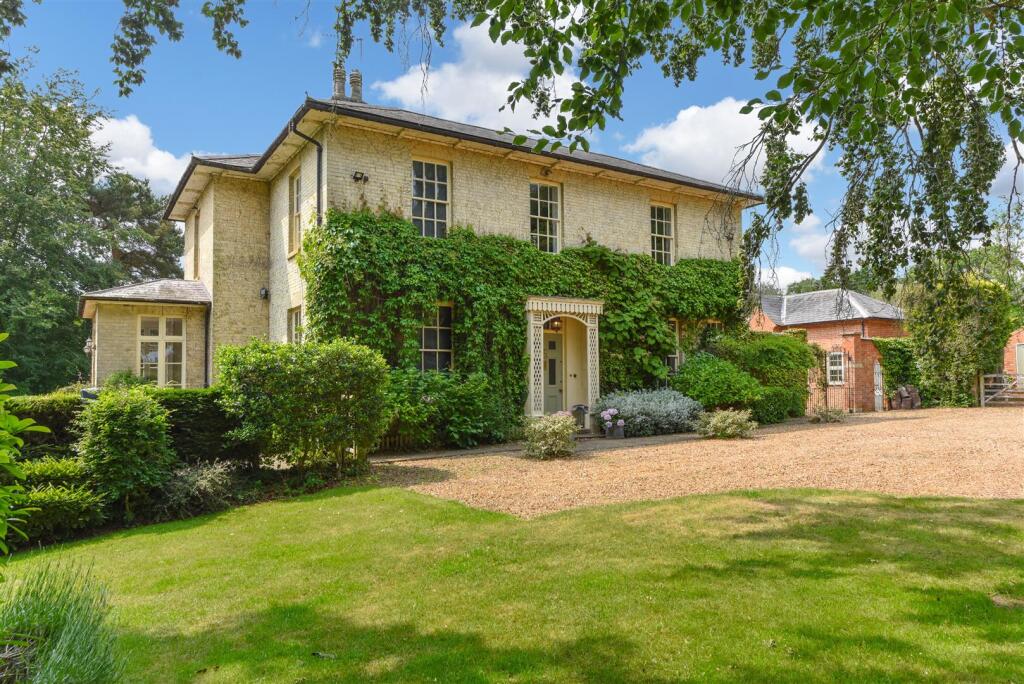 6 bedroom detached house for sale in Church Lane, Sywell, Northampton, NN6