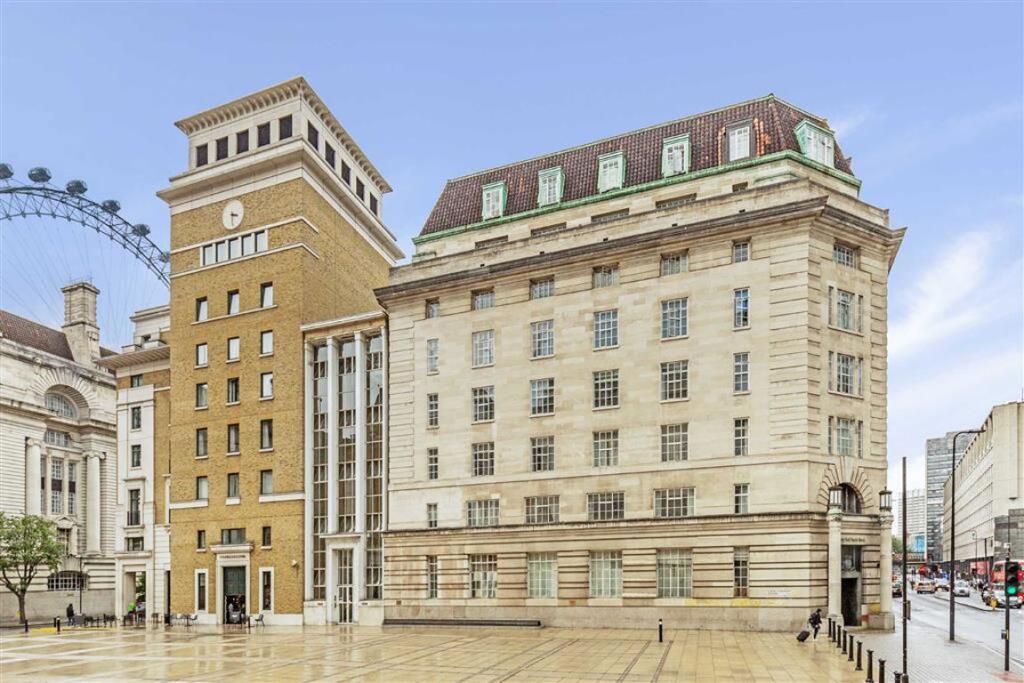 2 bedroom flat for rent in Forum Magnum Square, Waterloo, SE1