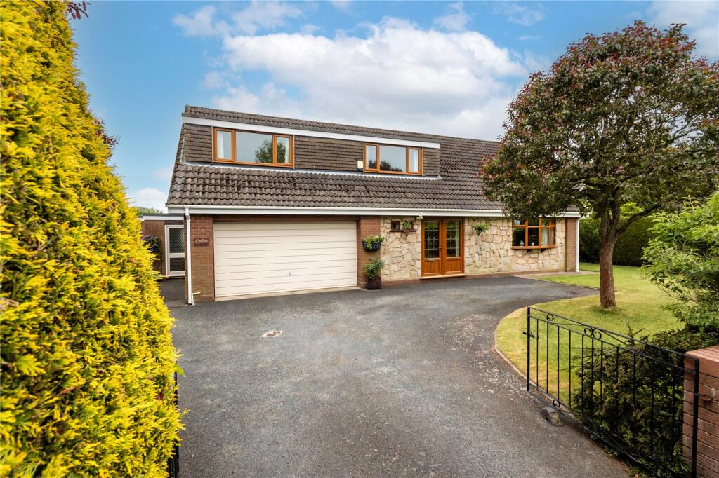 4 bedroom detached house for sale in Rodington Heath, Rodington ...
