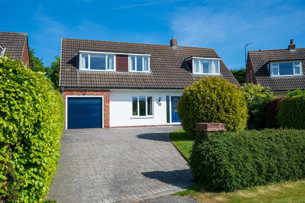 4 bedroom house for sale in Park Avenue, Dronfield, S18