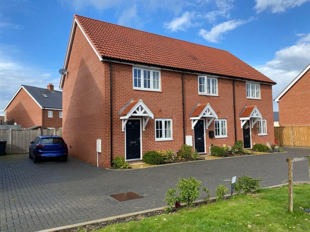 2 bedroom end of terrace house for sale in Pond Field Road, Thurston, IP31
