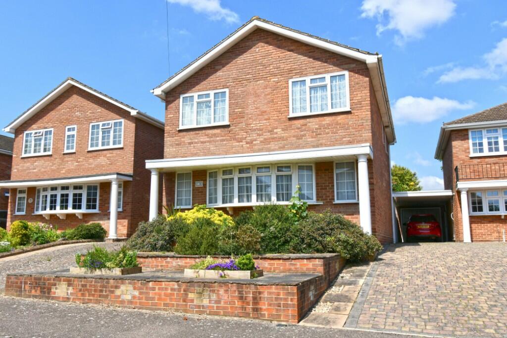 4 bedroom detached house for sale in Monks Close, Broxbourne ...