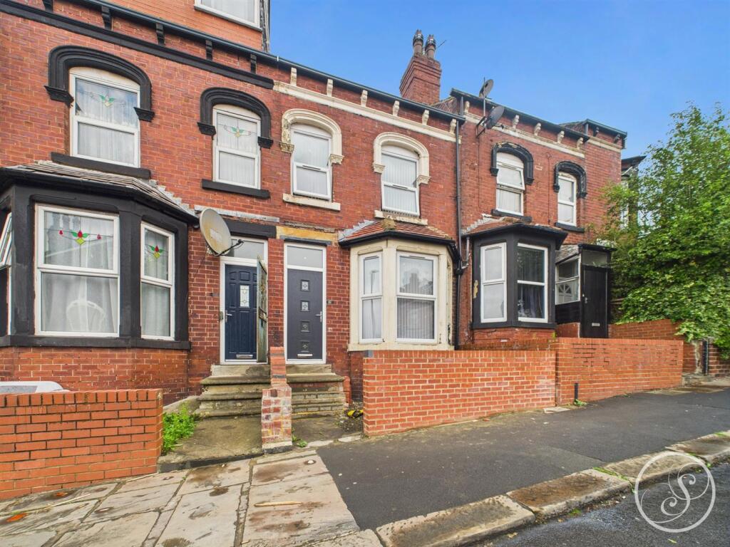4 bedroom terraced house for sale in Karnac Road, Leeds, LS8