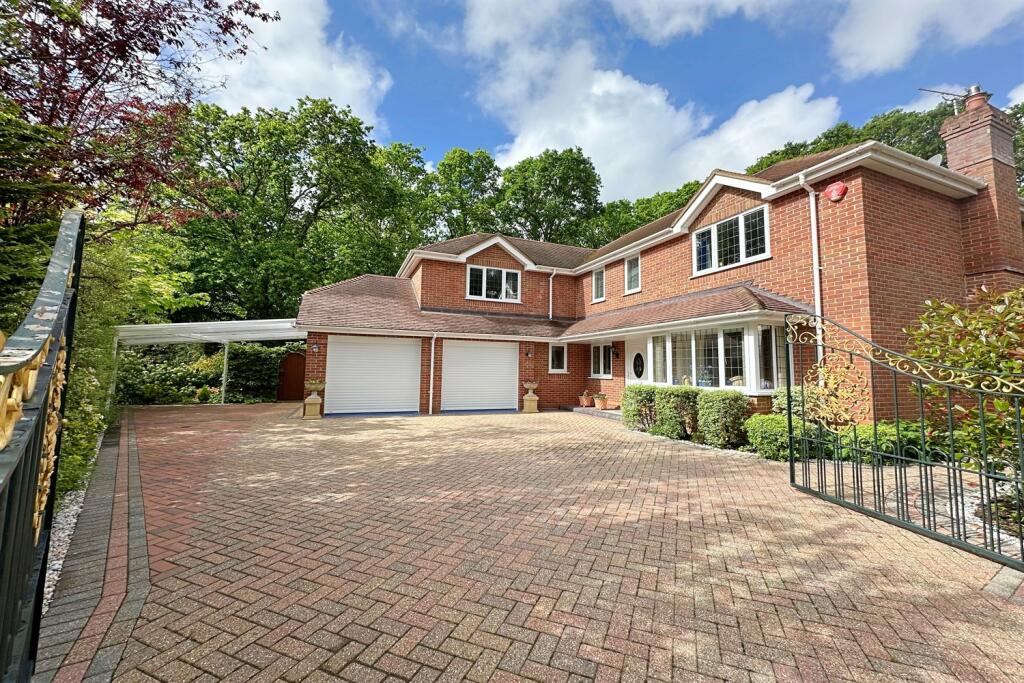 5 Bedroom Detached House For Sale In Verwood Bh31