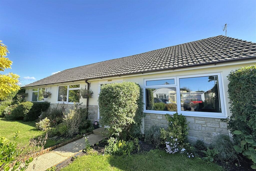 3 bedroom detached bungalow for sale in Ferndown, BH22