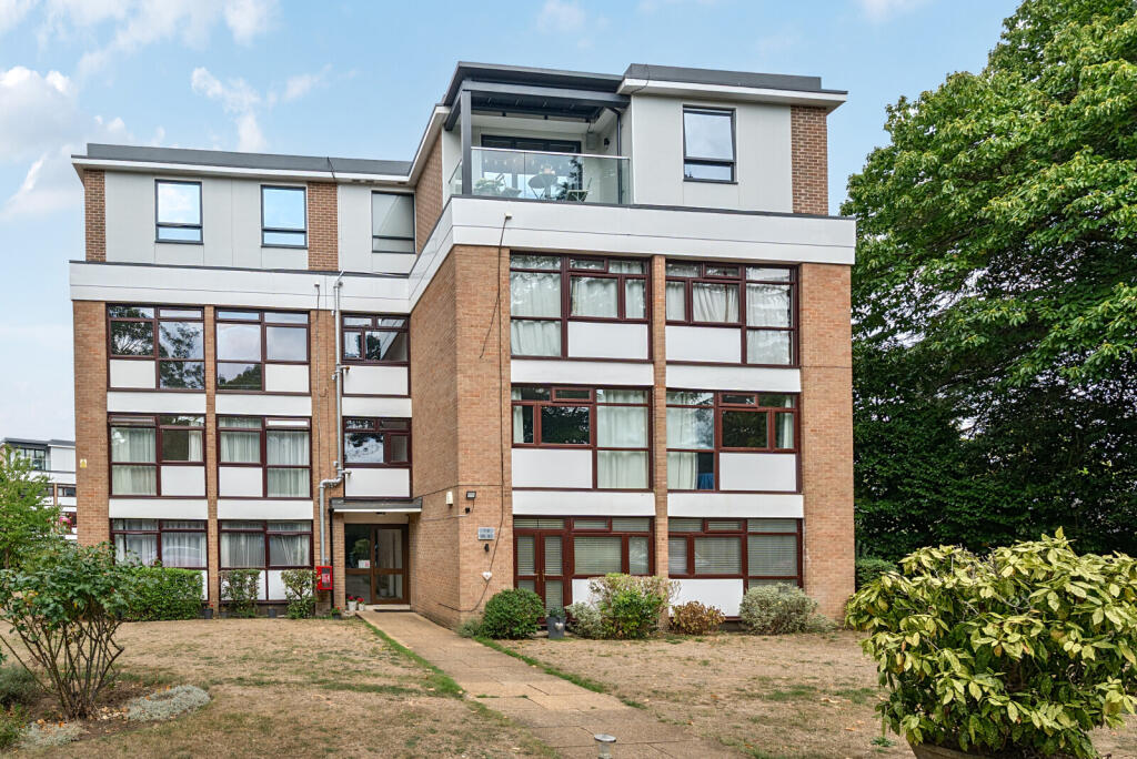 2 bedroom flat for rent in Beechcroft Manor, Weybridge, KT13