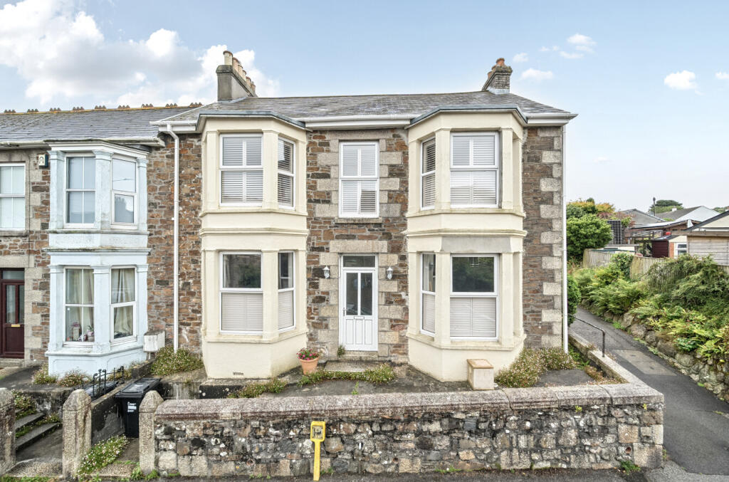 4 bedroom end of terrace house for sale in Southgate Street, Redruth ...