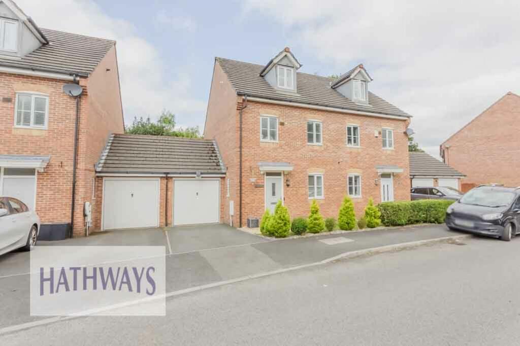 4 bedroom town house for sale in Mill House Court, Coed Eva, NP44