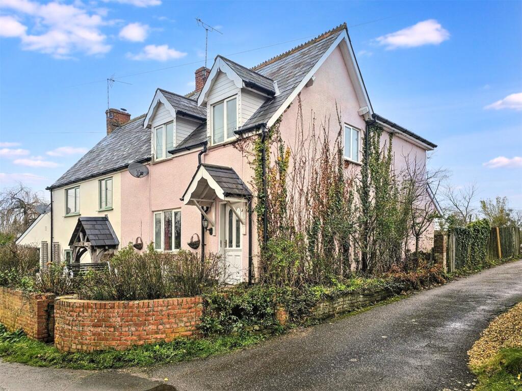 3 bedroom semi-detached house for sale in Hele, Taunton, Somerset, TA4