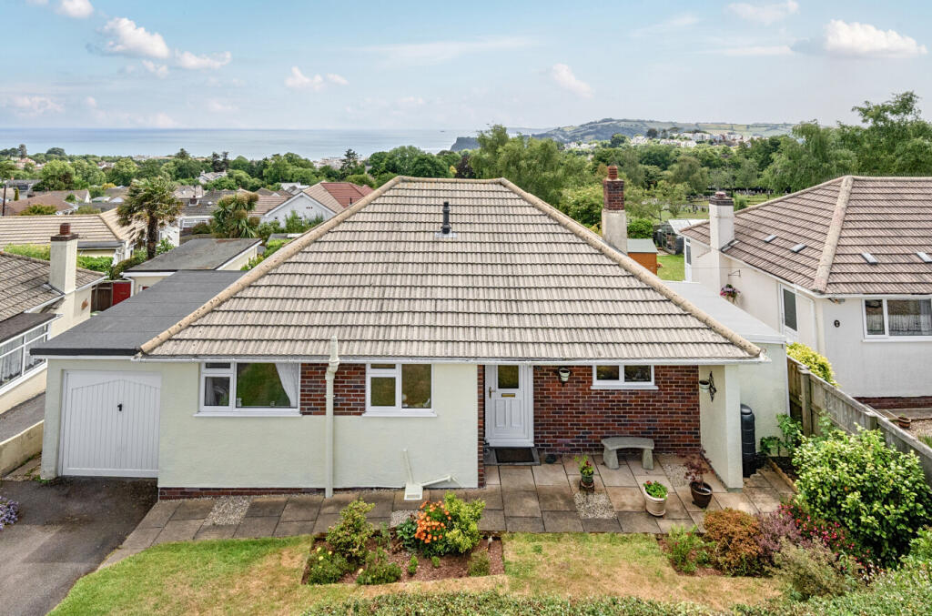 2 bedroom bungalow for sale in Ashleigh Way, Teignmouth, Devon, TQ14
