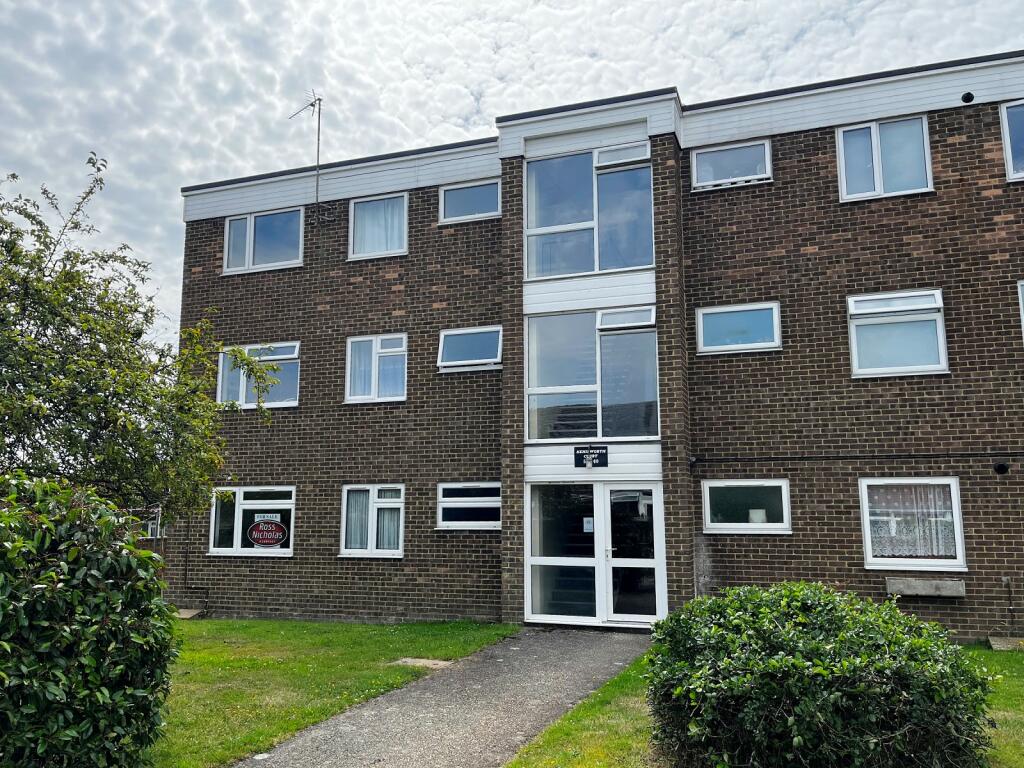 2 bedroom ground floor flat for sale in Kenilworth Court, Kenilworth ...