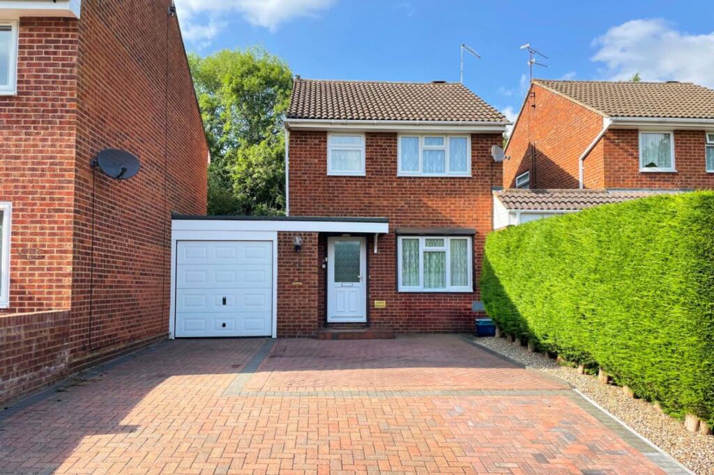 3 bedroom link detached house for sale in Bishopstone, Bradville ...