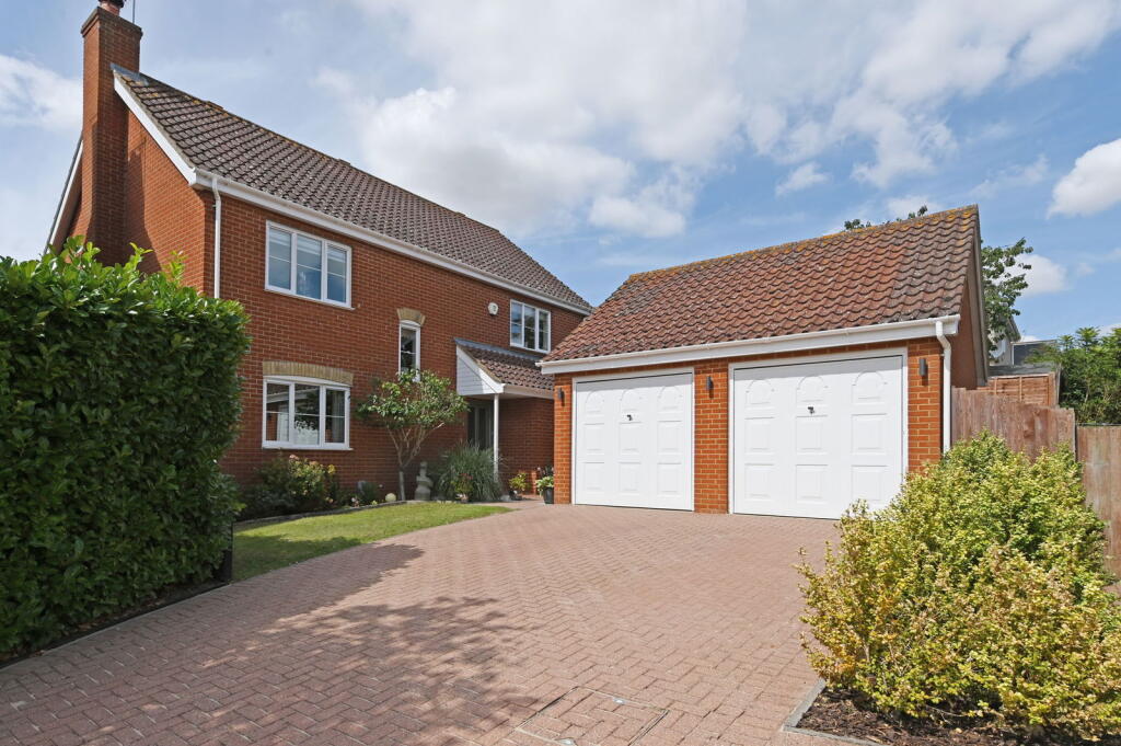 4 bedroom detached house for sale in Debenham, Suffolk, IP14
