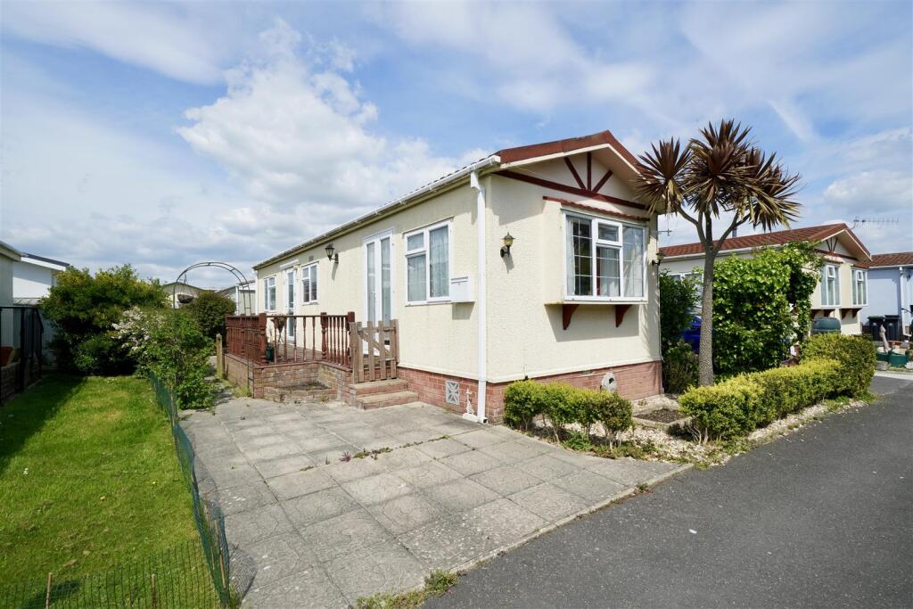 2 bedroom park home for sale in Putton Lane, Chickerell, Weymouth, DT3