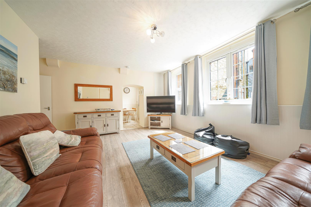 2 bedroom maisonette for sale in Helen Lane, Weymouth, DT4