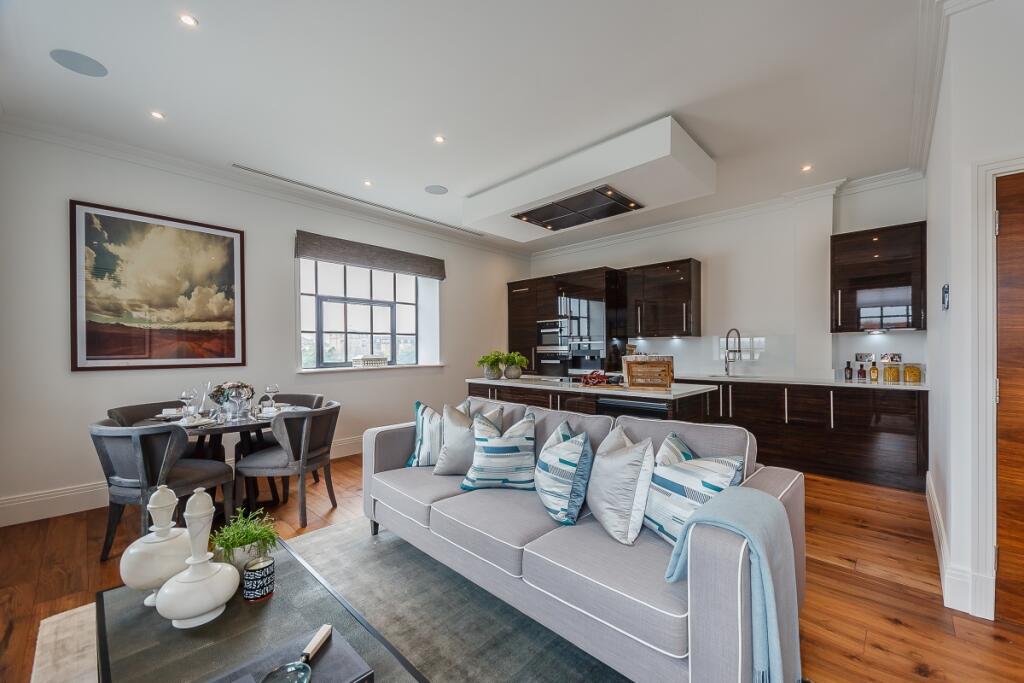 3 bedroom penthouse for rent in Rainville Road W6, EPC E, W6