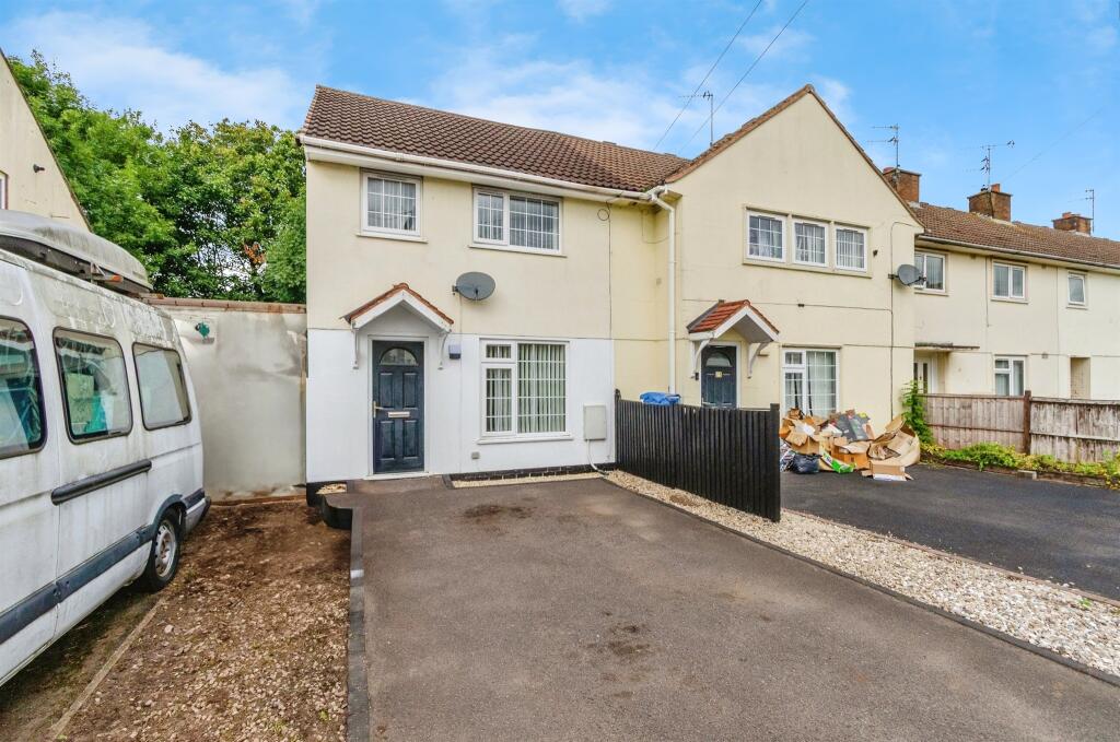 2 bedroom semi-detached house for sale in Olde Hall Road, Featherstone ...