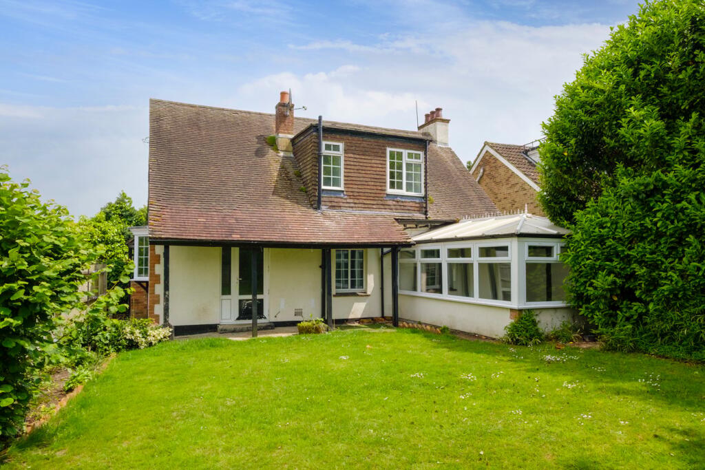 2 bedroom detached house for sale in School Road, Saltwood, CT21