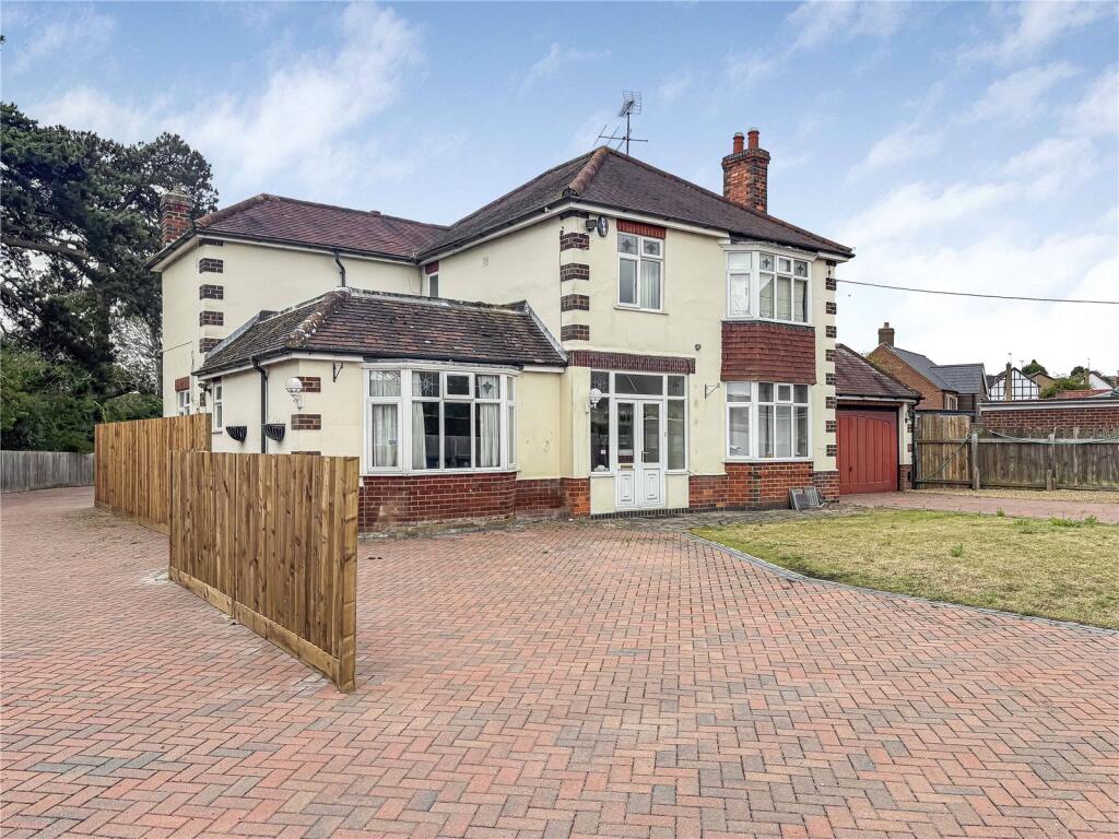 4 bedroom detached house for sale in North Street, Raunds ...