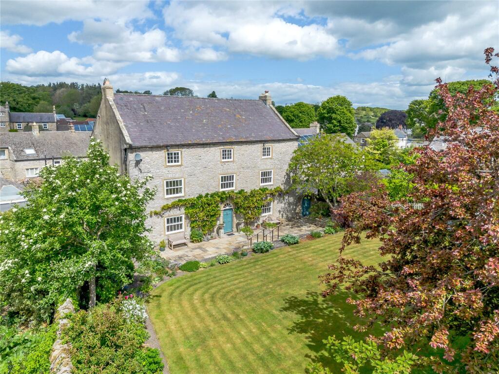5 bedroom detached house for sale in Bellerby, Leyburn, North Yorkshire ...