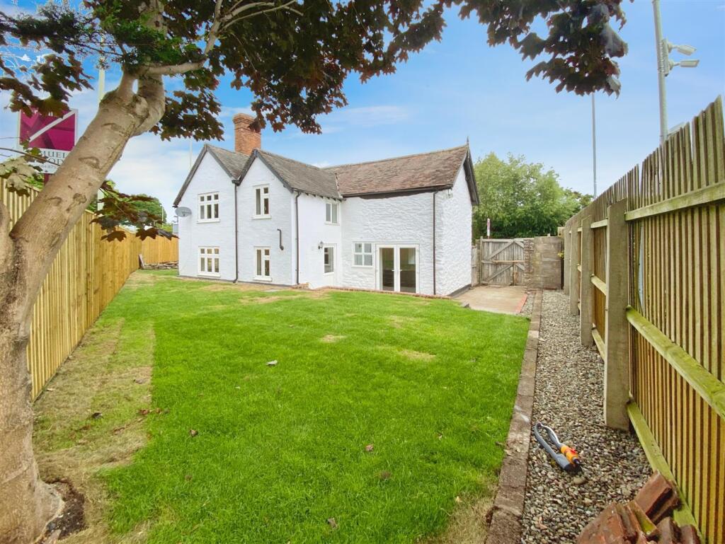 3 bedroom detached house for sale in Bromfield Road, Ludlow, SY8