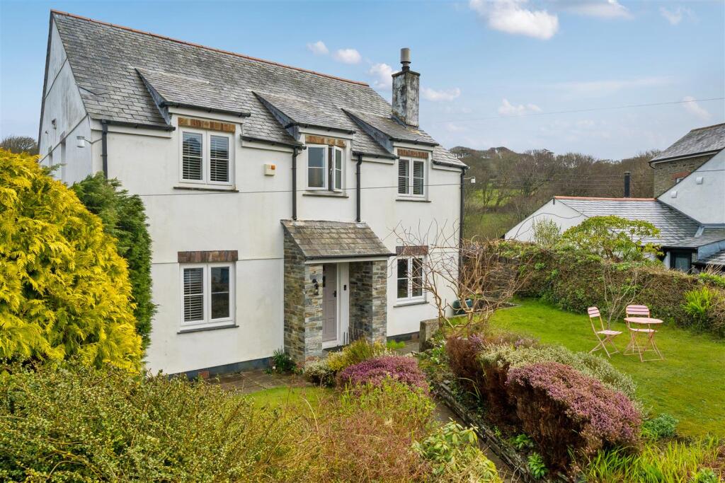 5 bedroom detached house for sale in Fore Street, Boscastle, PL35