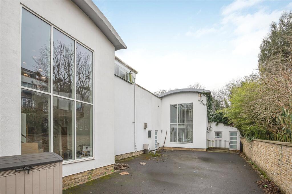5 bedroom house for sale in Trinity Crescent, London, SW17
