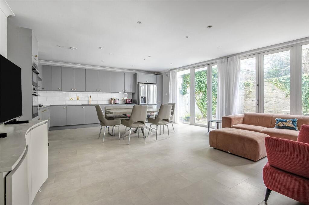 5 bedroom house for sale in Trinity Crescent, London, SW17