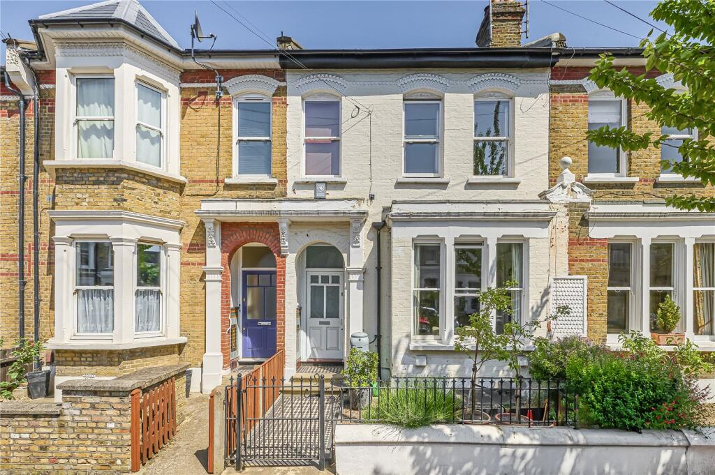 4 bedroom terraced house for sale in Rowfant Road, London, SW17