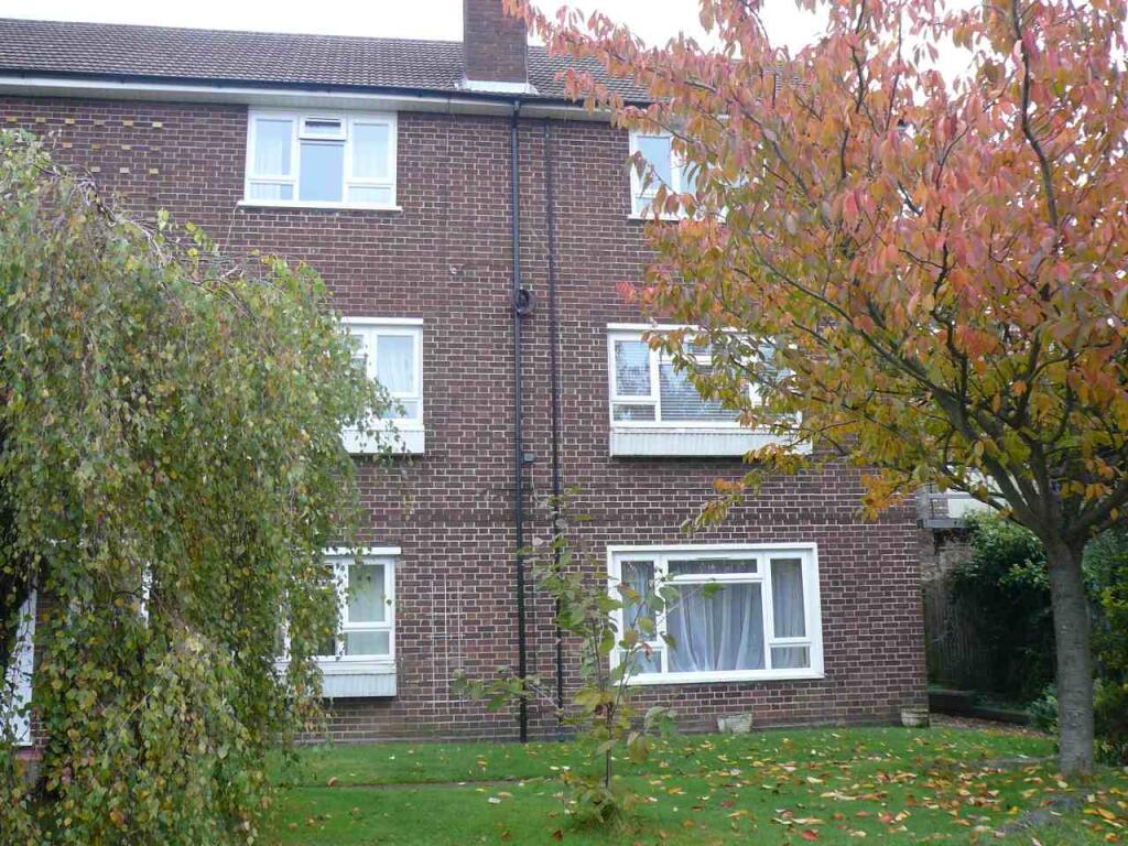 2 bedroom ground floor flat for rent in BUSHEY VILLAGE, Bournehall ...