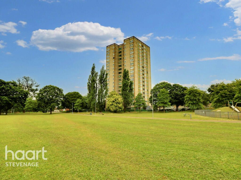 1 bedroom apartment for sale in Harrow Court, Stevenage, SG1
